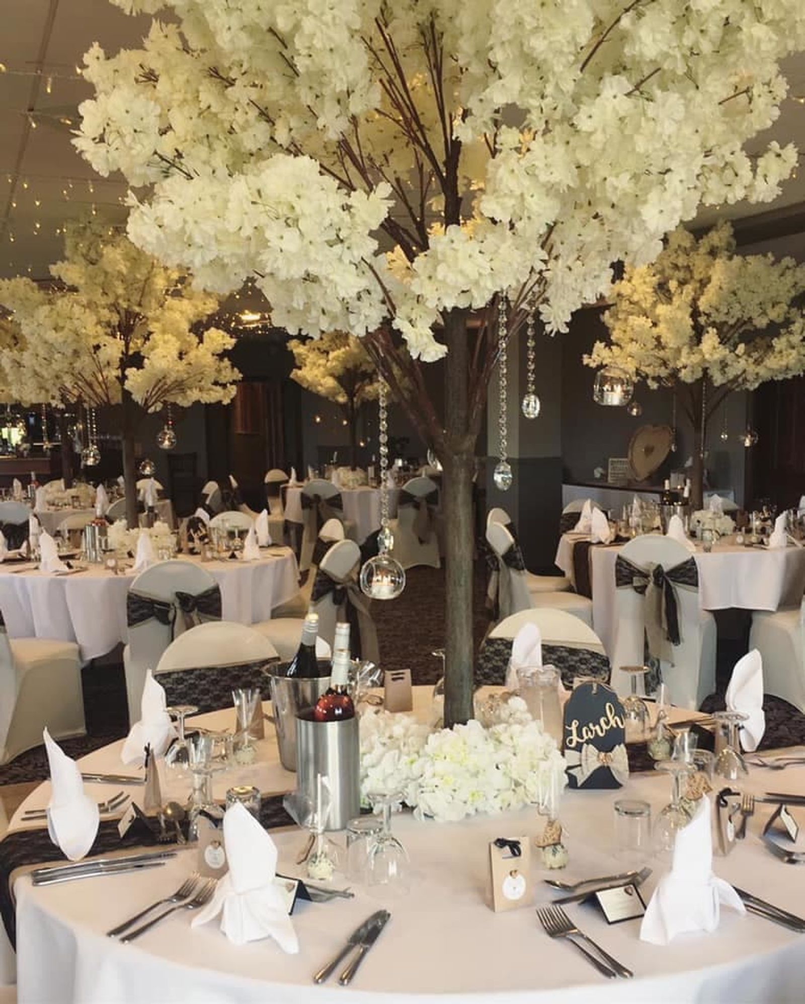 Huntsman Inn Pub, Restaurant & Hotel in Saddleworth Yorkshire