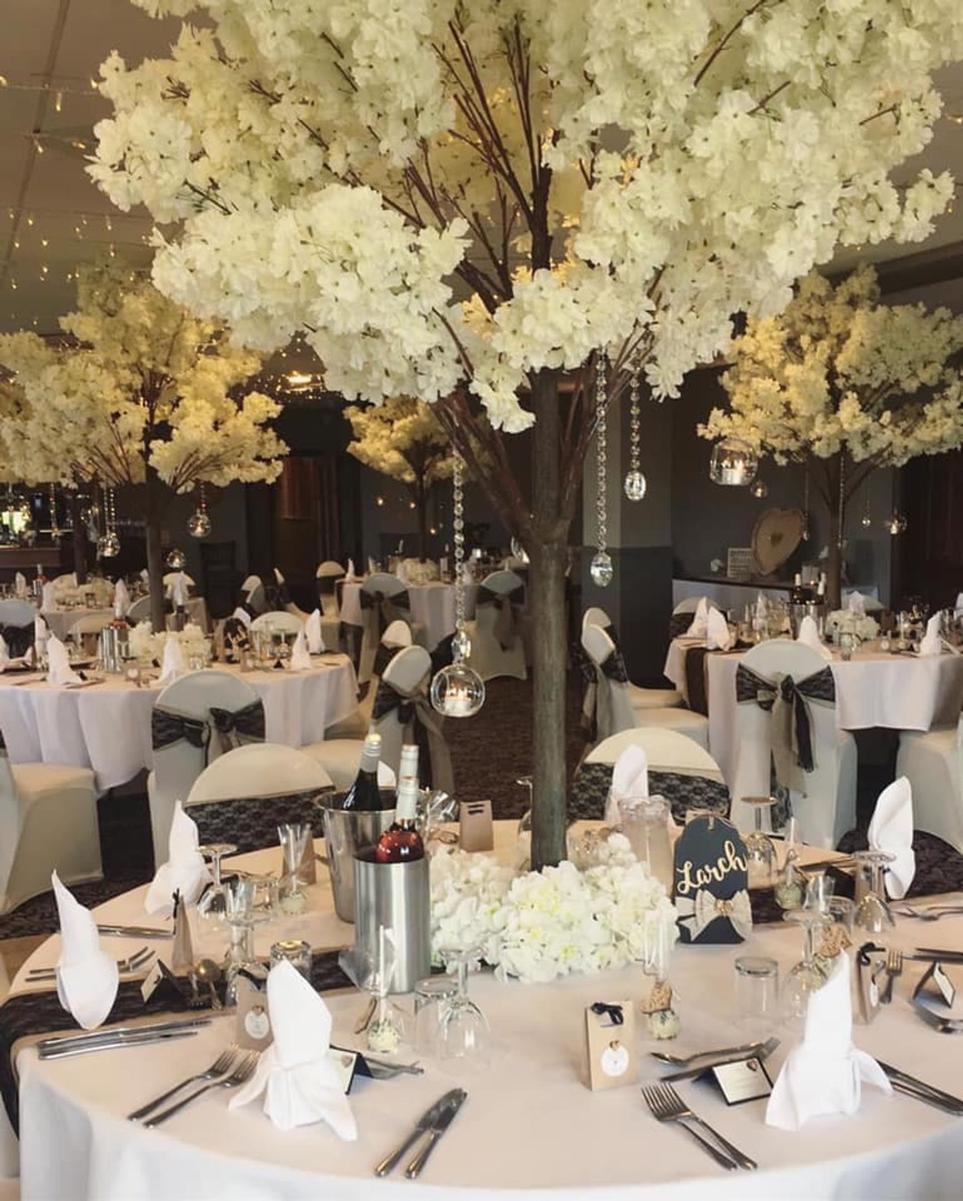 Huntsman Inn Pub, Restaurant & Hotel in Saddleworth Yorkshire