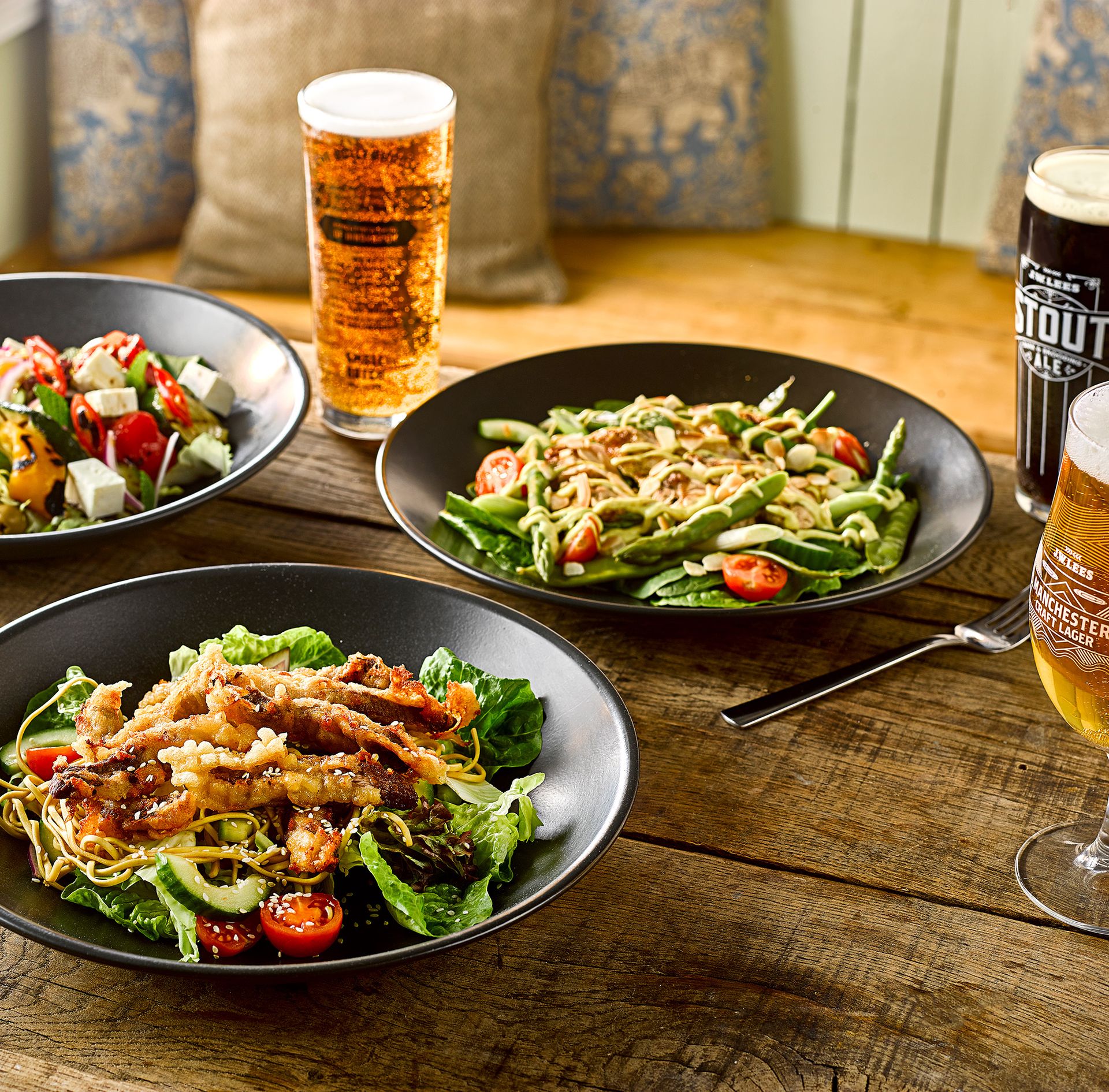 Huntsman Inn Pub, Restaurant & Hotel in Saddleworth Yorkshire