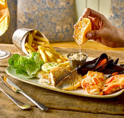 Huntsman Inn Pub, Restaurant & Hotel in Saddleworth Yorkshire