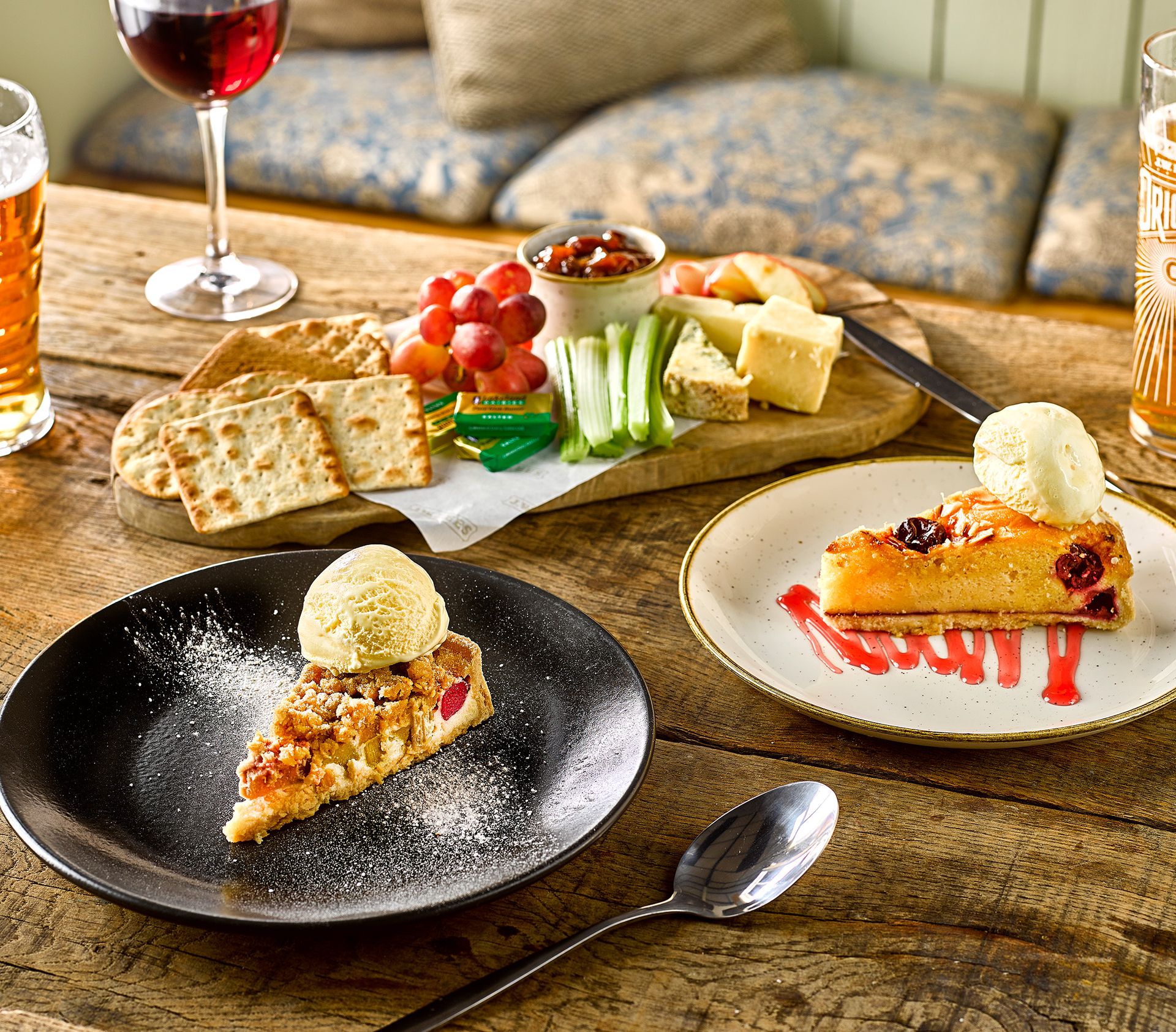 Huntsman Inn Pub, Restaurant & Hotel in Saddleworth Yorkshire