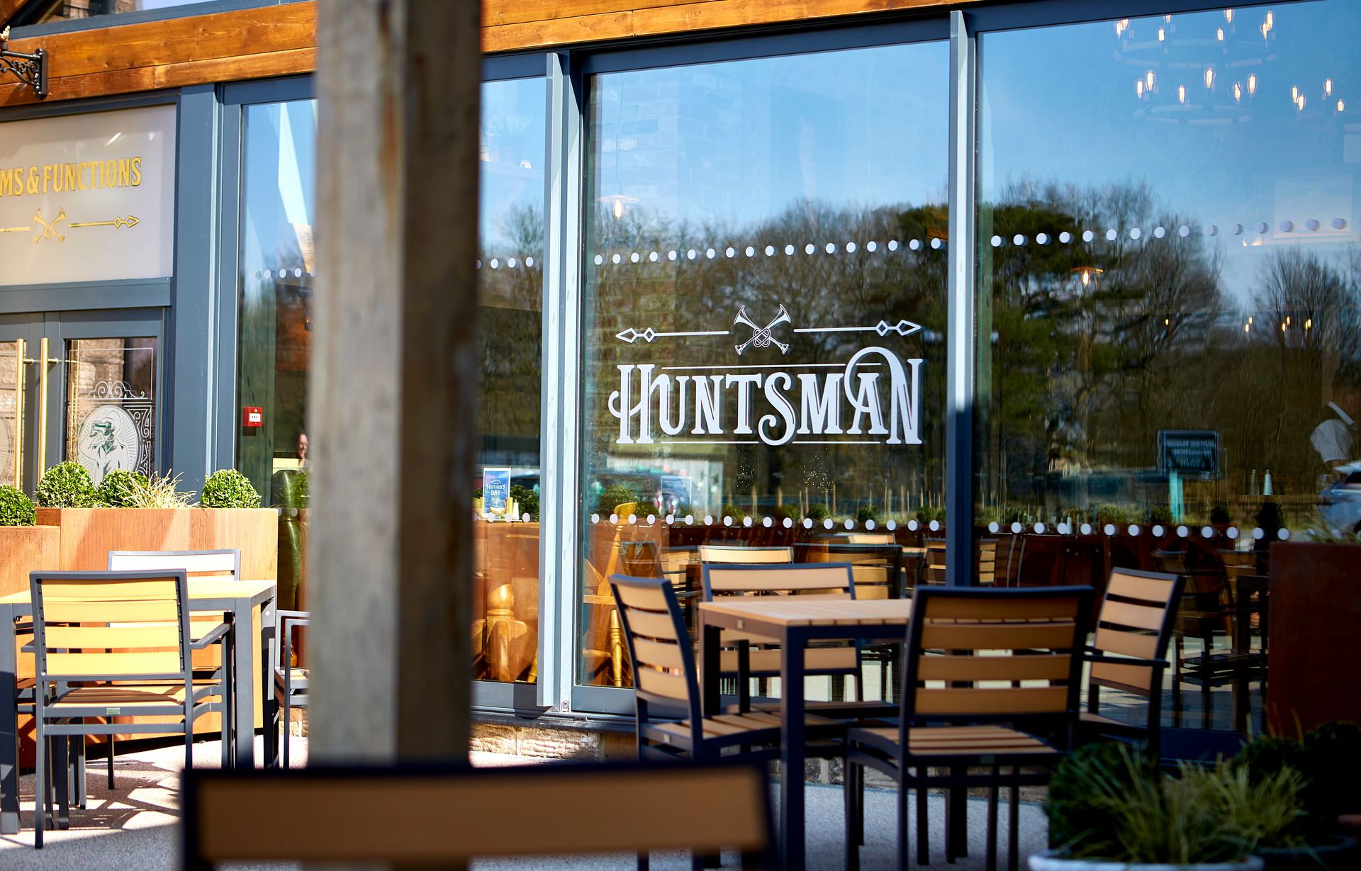 Huntsman Inn Pub, Restaurant & Hotel in Saddleworth Yorkshire